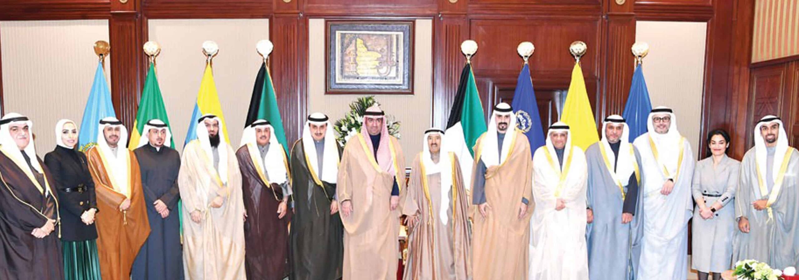 H.H Emir of Kuwait received The Permanent Committee for Streamlining ...